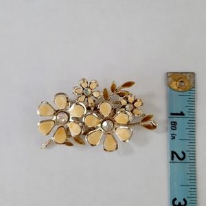Coro | Jewelry | Vintage Coro Brooch Pin Daisy Flower Gold Tone | Poshmark